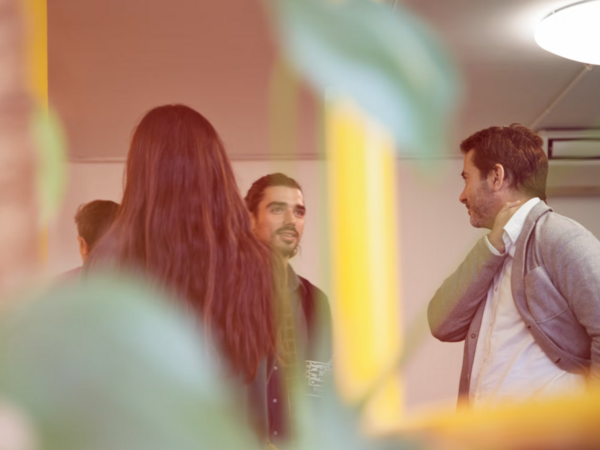 7 Helpful Networking Tips for Artists | Artwork Archive